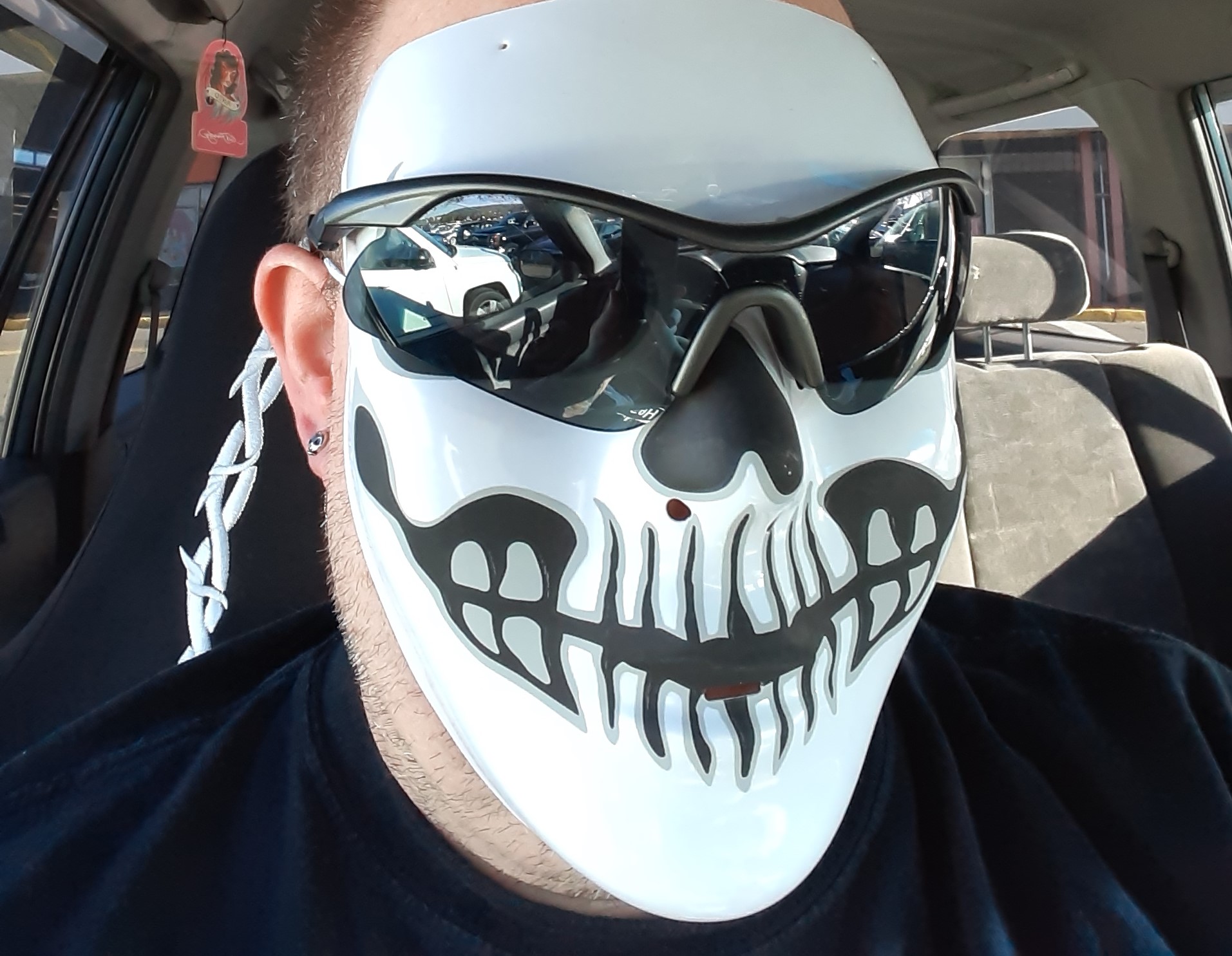 SKULL SNEAKS OUT AND RUNS SOME ERRANDS DURING DAYLIGHT HOURS! – Damaged ...